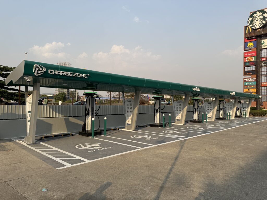 Finally! A collective 720kw charging station on Mumbai-Pune Expressway!