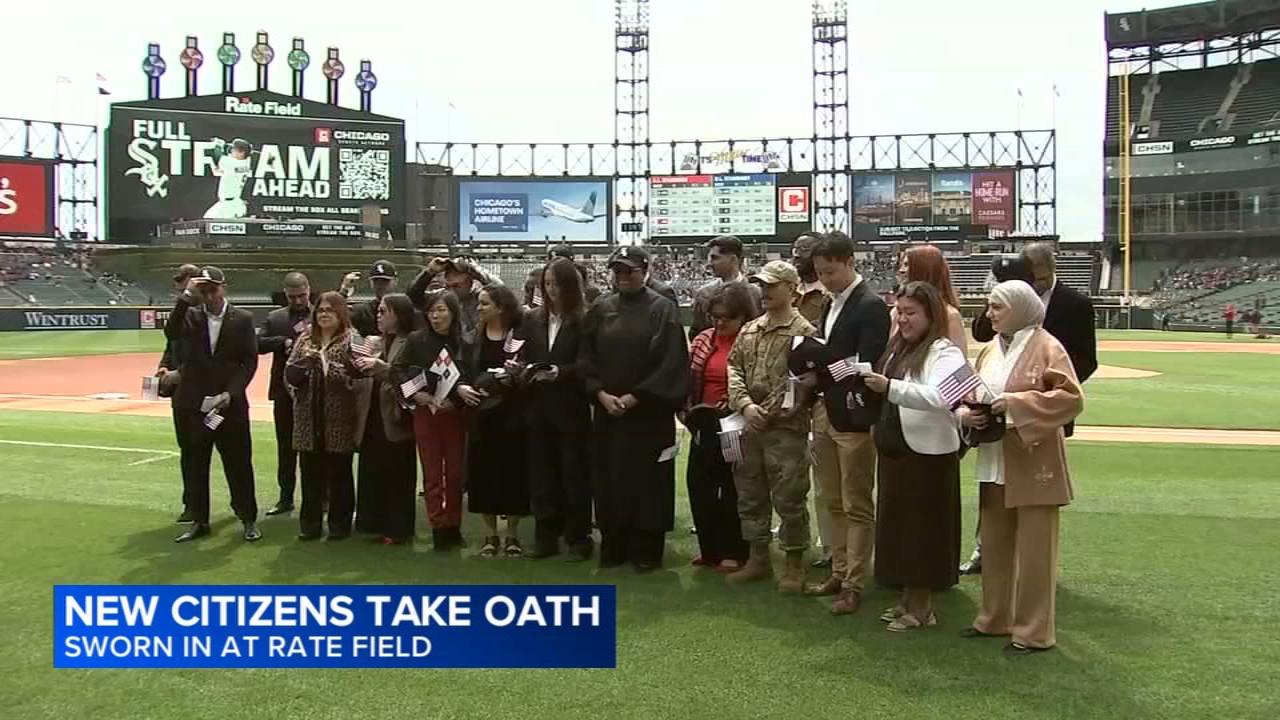 Dozens become American citizens at Sox park: 'It's pretty amazing'