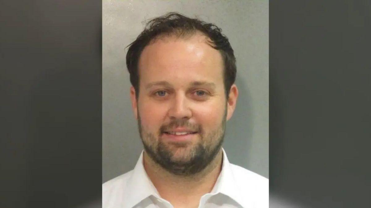 Josh Duggar in solitary confinement as prison sentence for child ...