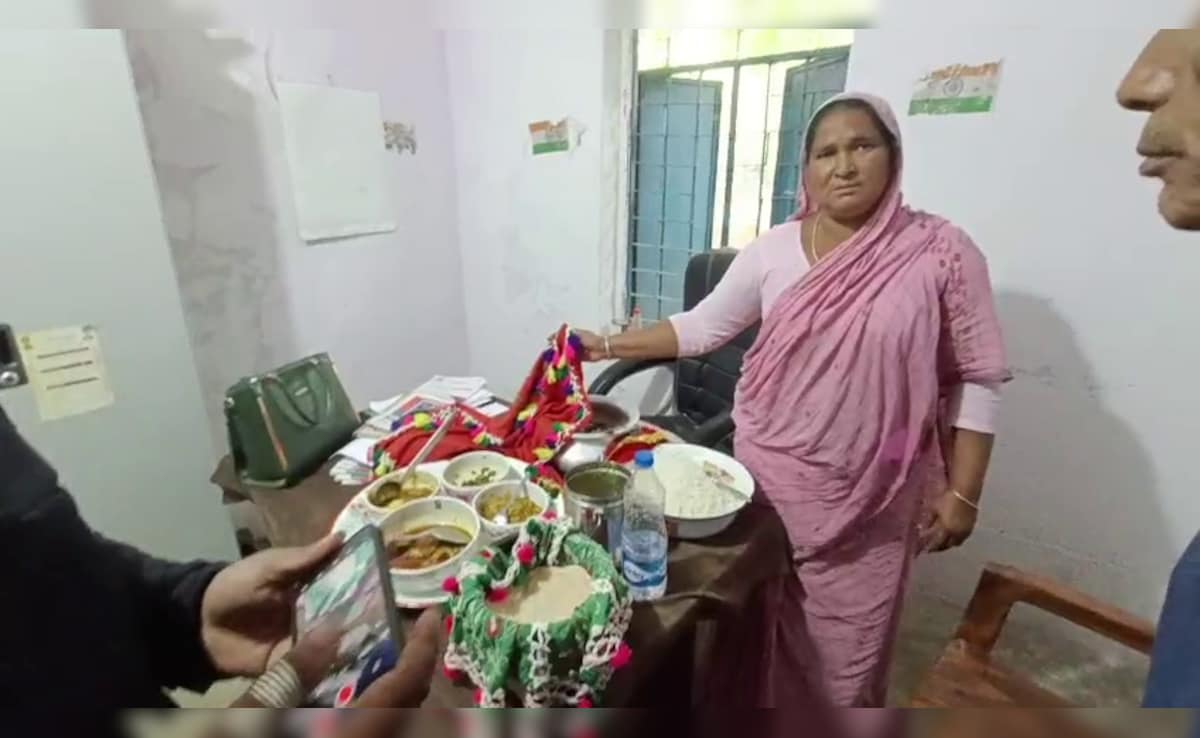 मटन खिलाओ और टीसी पाओ... : बिहार में गुरुजी की अजीब मांग, BDO ने दिए ...