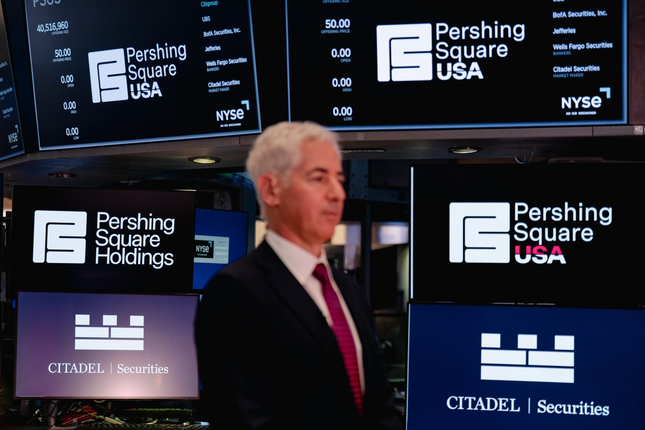 Bill Ackman’s stock-picking fund drops 18% in trading debut