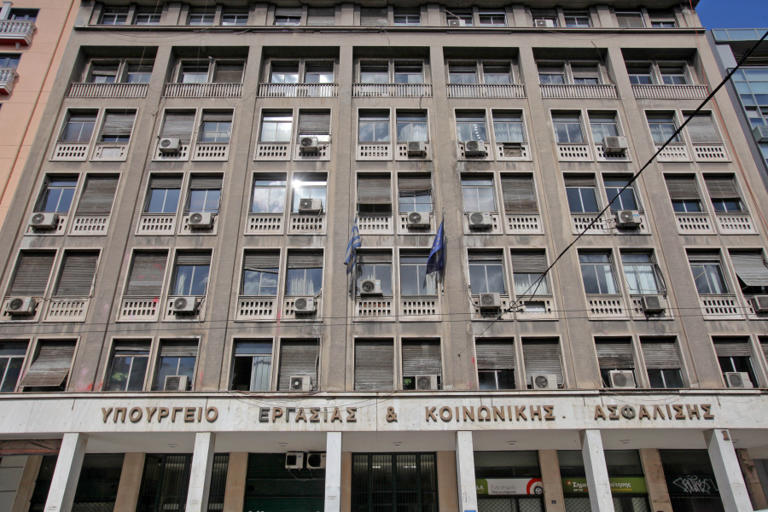 Υπουργείο Εργασίας προς ΠΑΣΟΚ: «Ο ελληνικός λαός έχει ανάγκη από σχέδιο ...