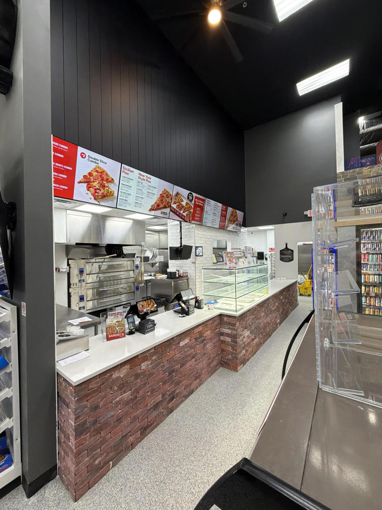 Saroki's Crispy Chicken & Pizza expands to downtown Detroit
