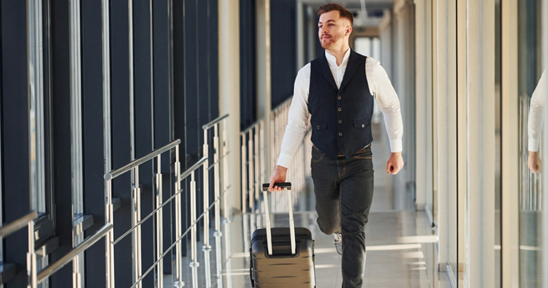 Company reprimands employee for spending $50 extra on flight, he pays ...