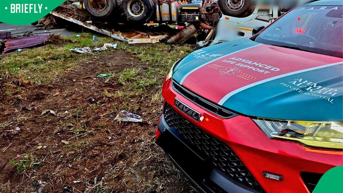 One person left dead in horrific M7 crash as truck overturns onto light ...