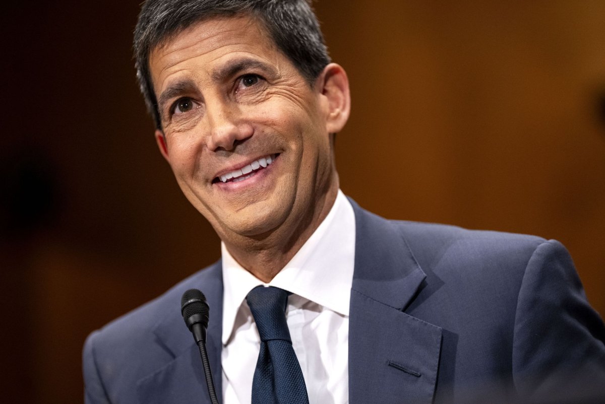 Warsh, Trump pick for Fed Reserve chairman, advances to final vote