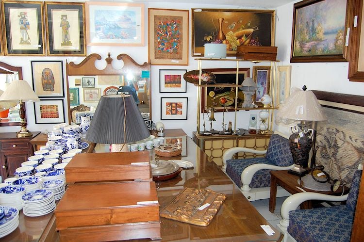 Acumulación para unos y tesoros para otros: la vida de un bazar