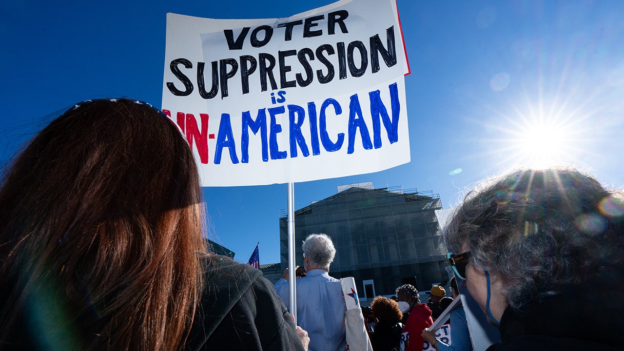 Alito rips Jackson’s 'utterly irresponsible' solo dissent as Supreme ...