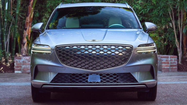 Hyundai extends warranty on the part that bricks its EVs, but owners ...