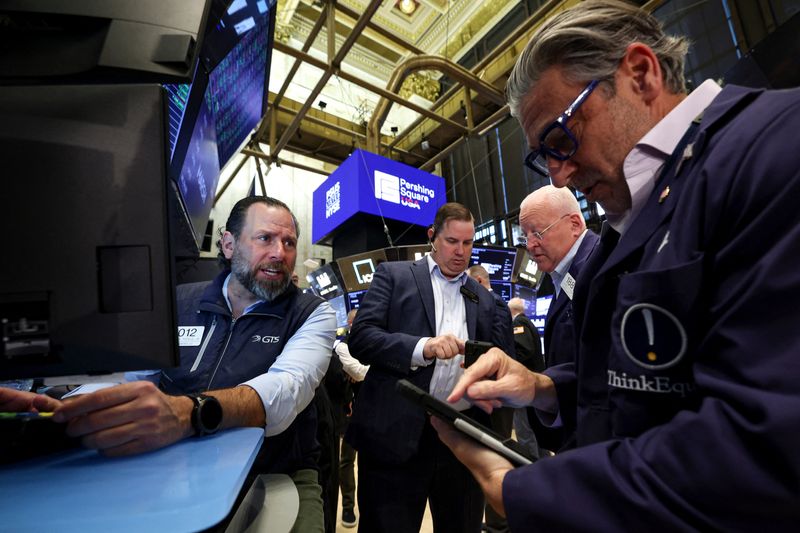 Oil rises, stocks dip with Iran, earnings and Fed in focus