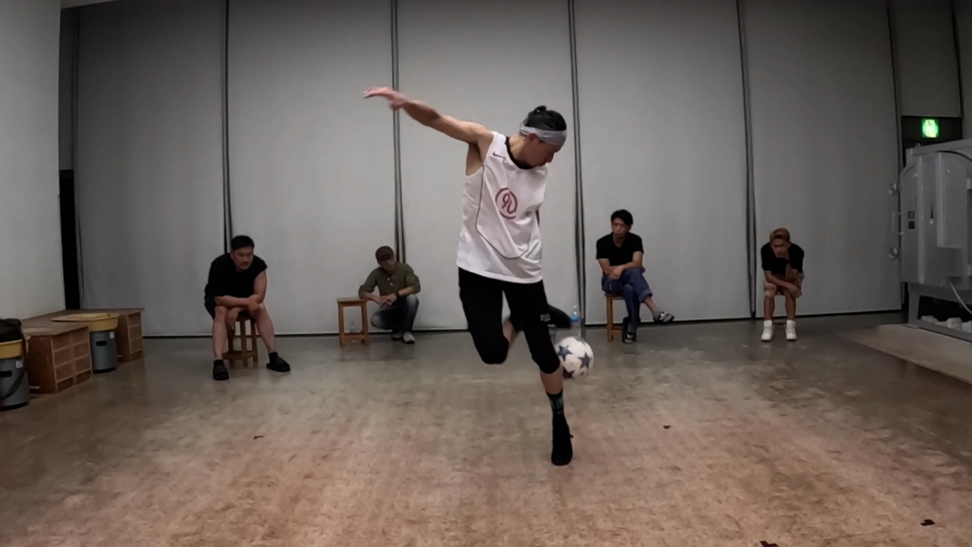 Most consecutive football slap tricks (male) - 191 by Junya Hitomi