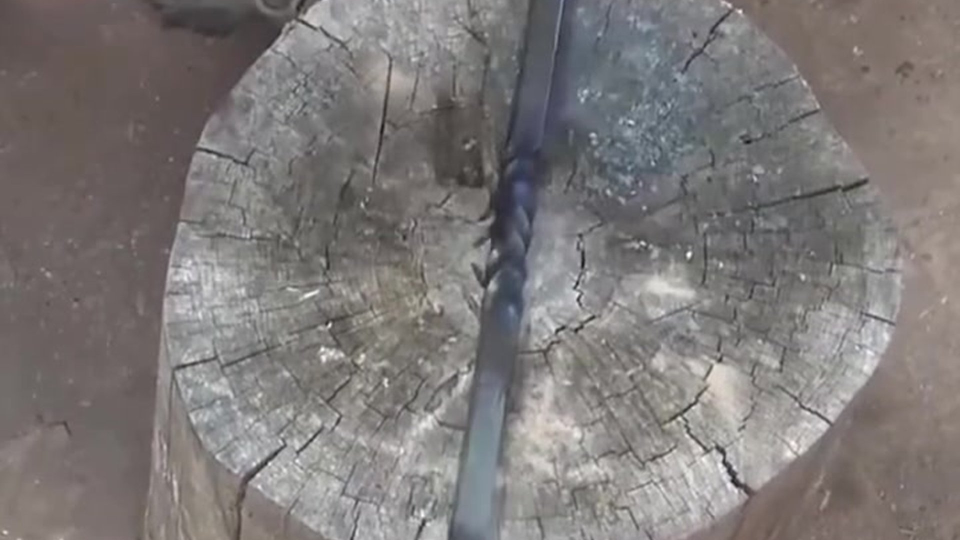 Forging a reverse twist in metal