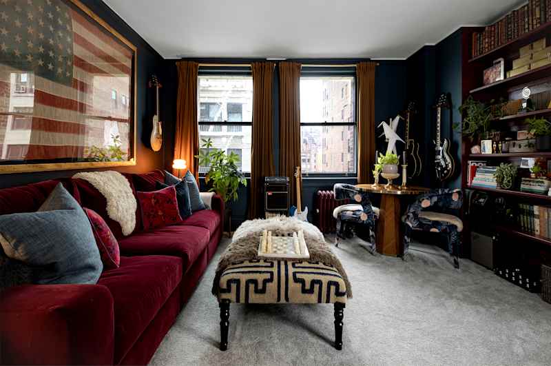 A Tony-winning actress painted her NYC rental dark - then added wall-to ...