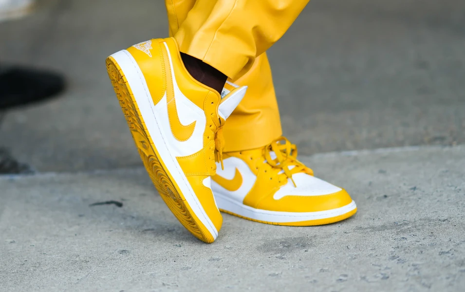 New Yorkers trade boots for bold spring sneaker trends
