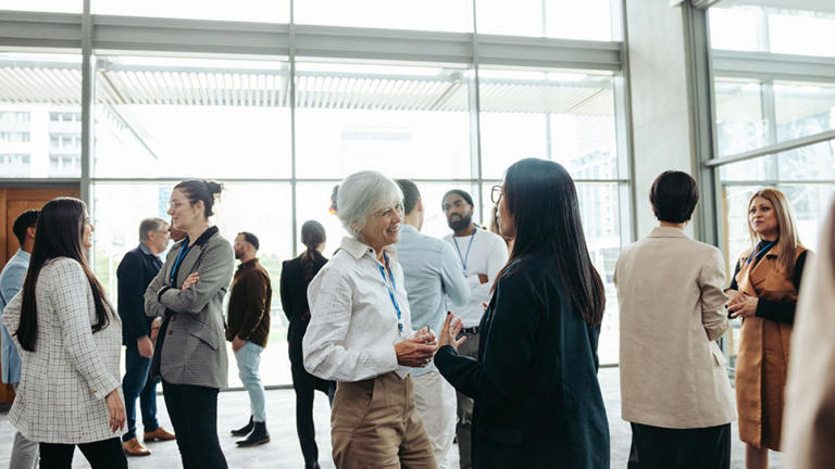 10 conversation starters that actually work, according to communication ...