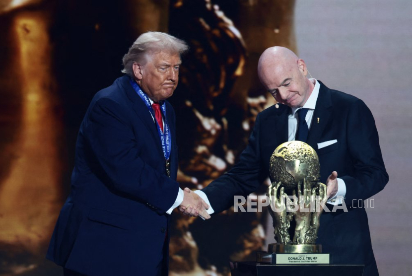 Gedung Putih bela Trump yang dikritik usai terima FIFA Peace Prize