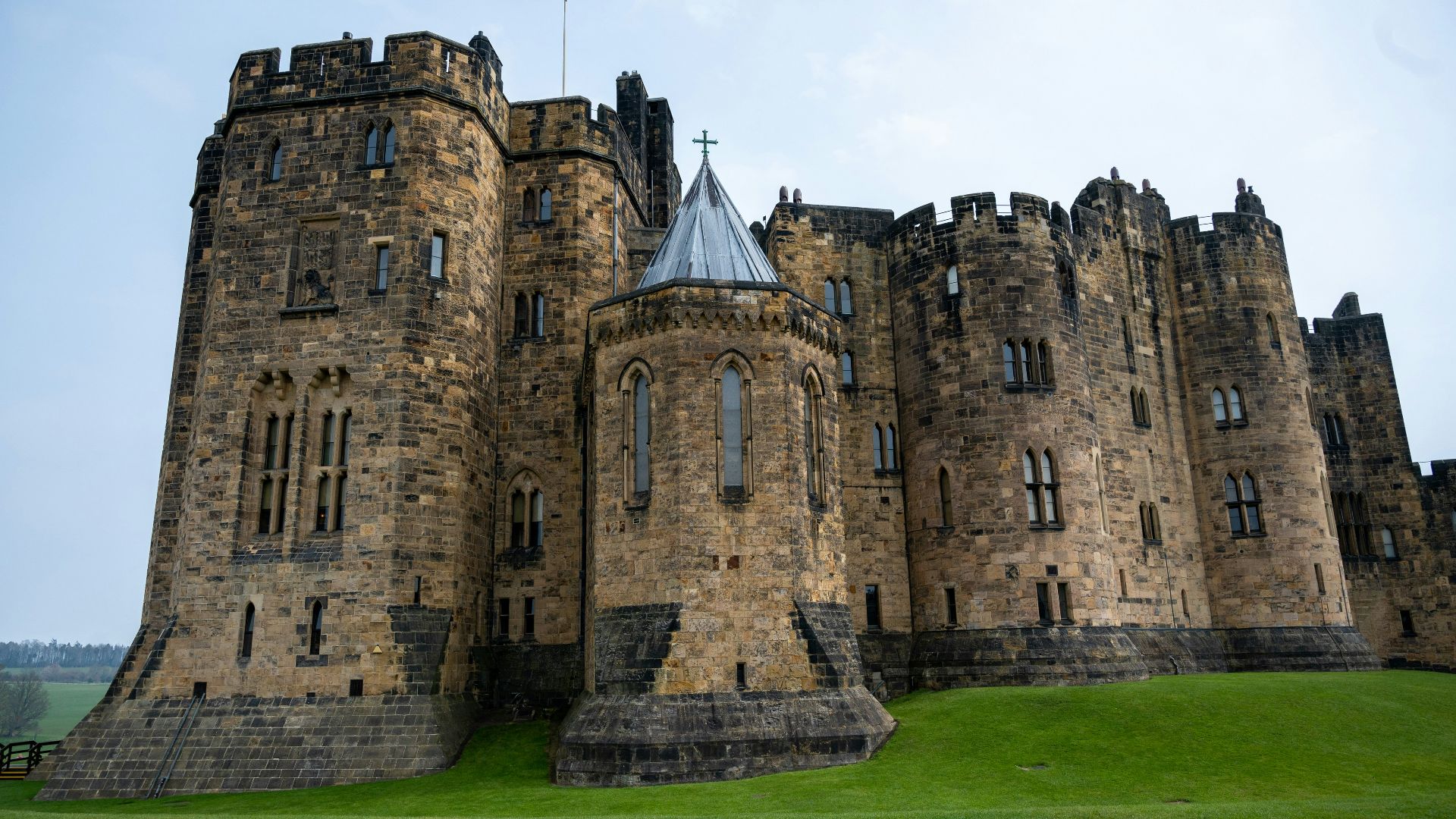 20 real castles, libraries, and villages Harry Potter fans should ...