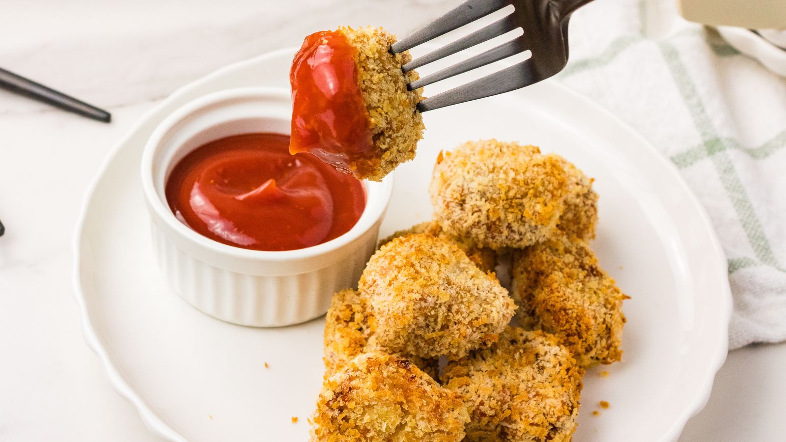 Crispy baked chicken nuggets
