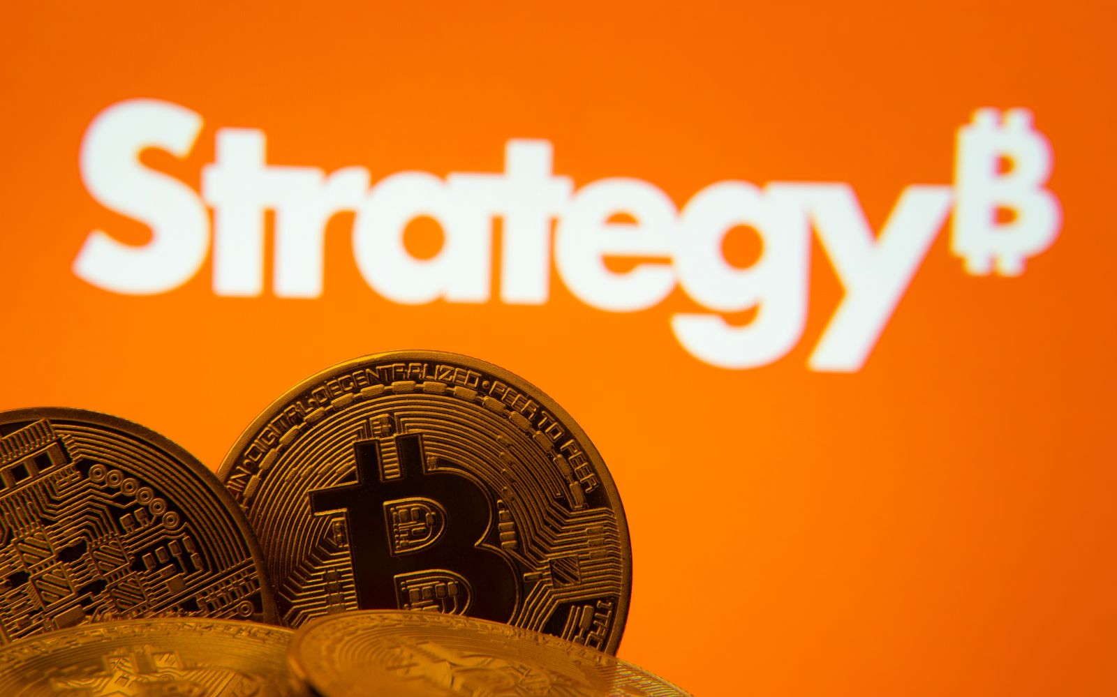 MicroStrategy’s market cap is less than its bitcoin holdings and MSTR ...