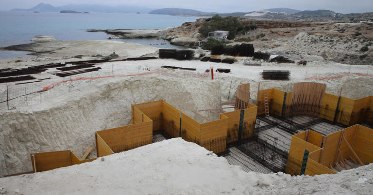 Κατατέθηκε η τροπολογία για τη Μήλο - Πάγωμα οικοδομικών αδειών και ...