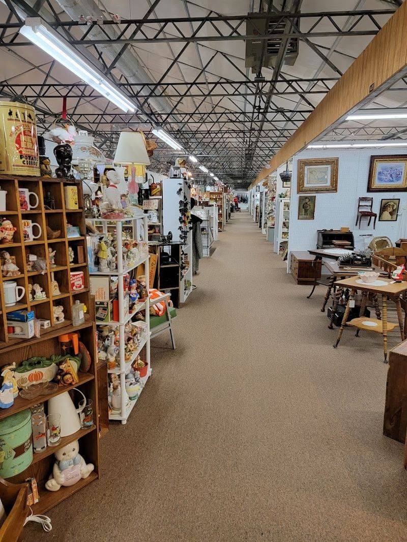 The enormous Ohio antique mall where you can spend long hours hunting ...