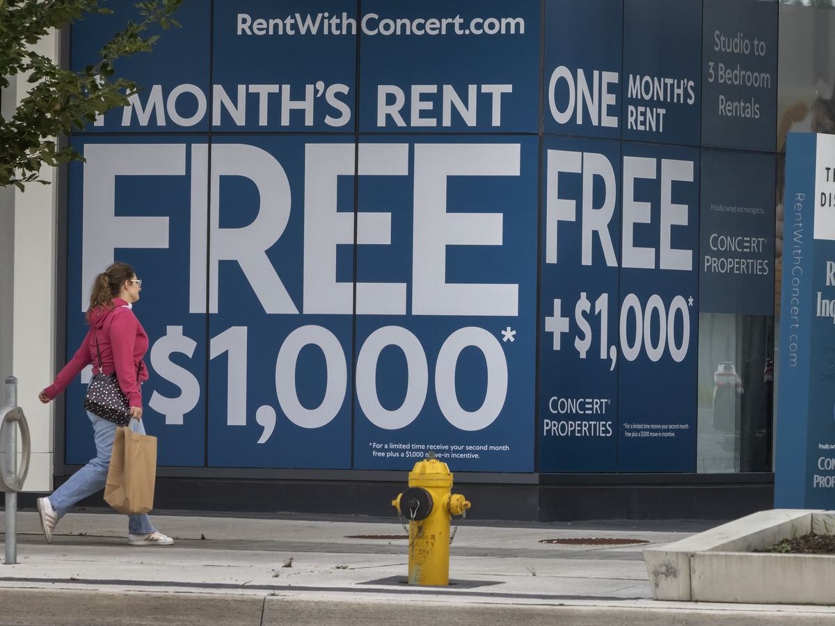 Incentive offers rise as apartment operators compete with condos for ...