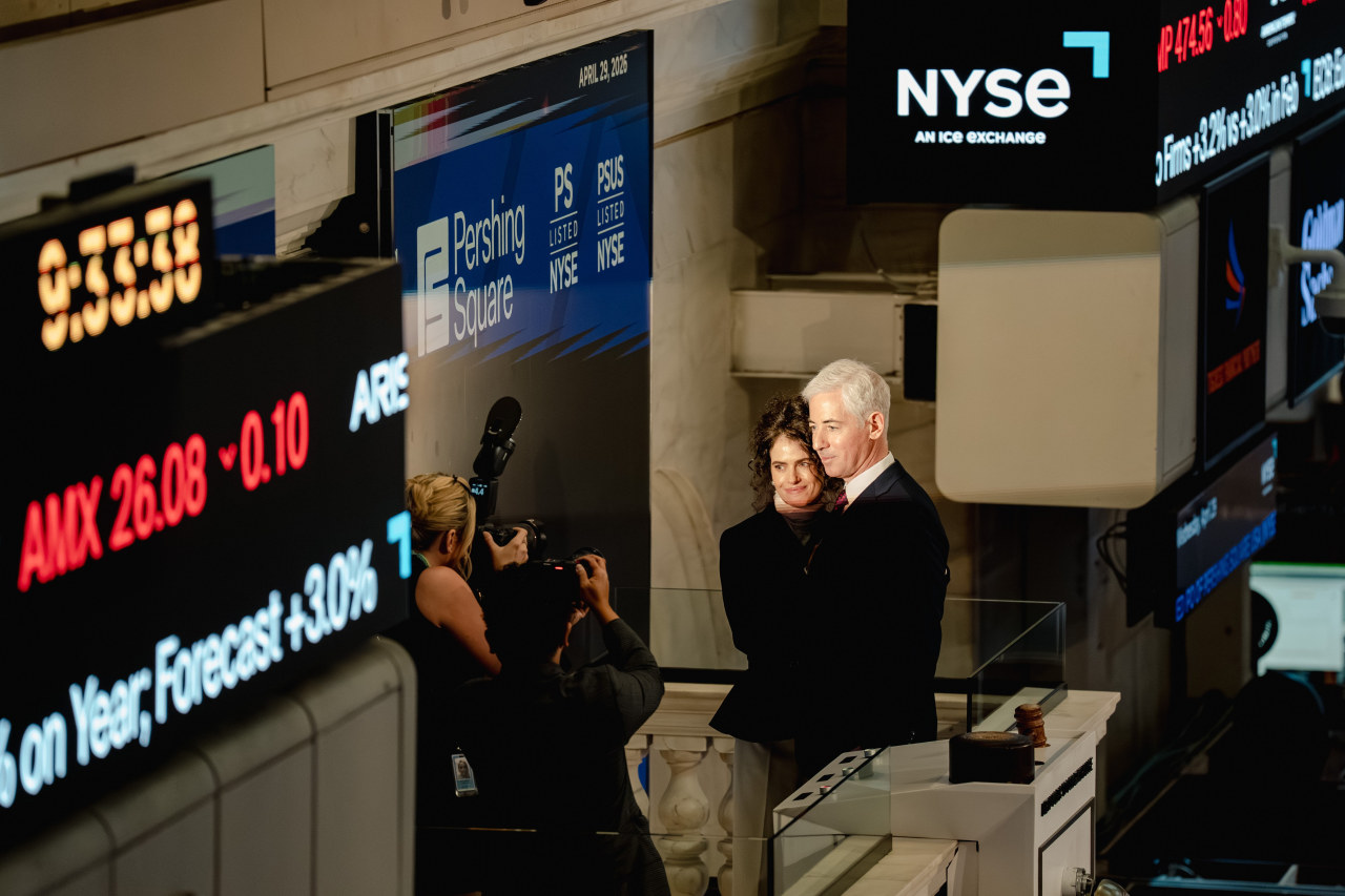 Bill Ackman’s stock-picking fund drops 18% in trading debut