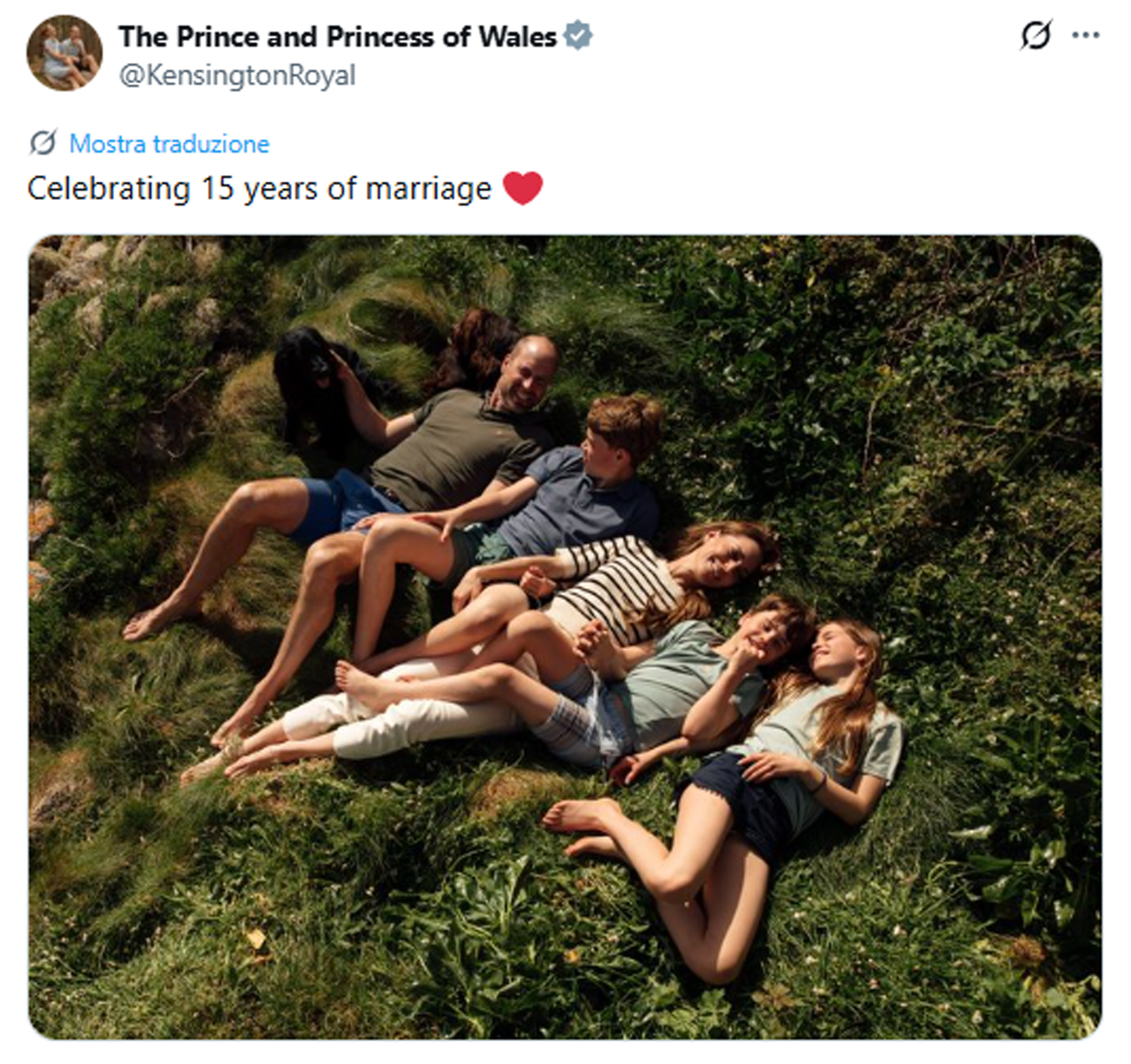 A piedi nudi nel parco, William e Kate celebrano i 15 anni di matrimonio