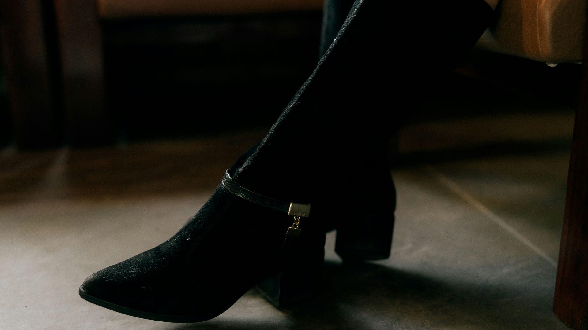 10 shoe styles that elevate every look & 10 that date it instantly