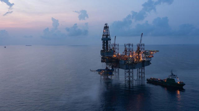 16 years after worst oil spill ever, lawsuit filed to stop BP's newly ...