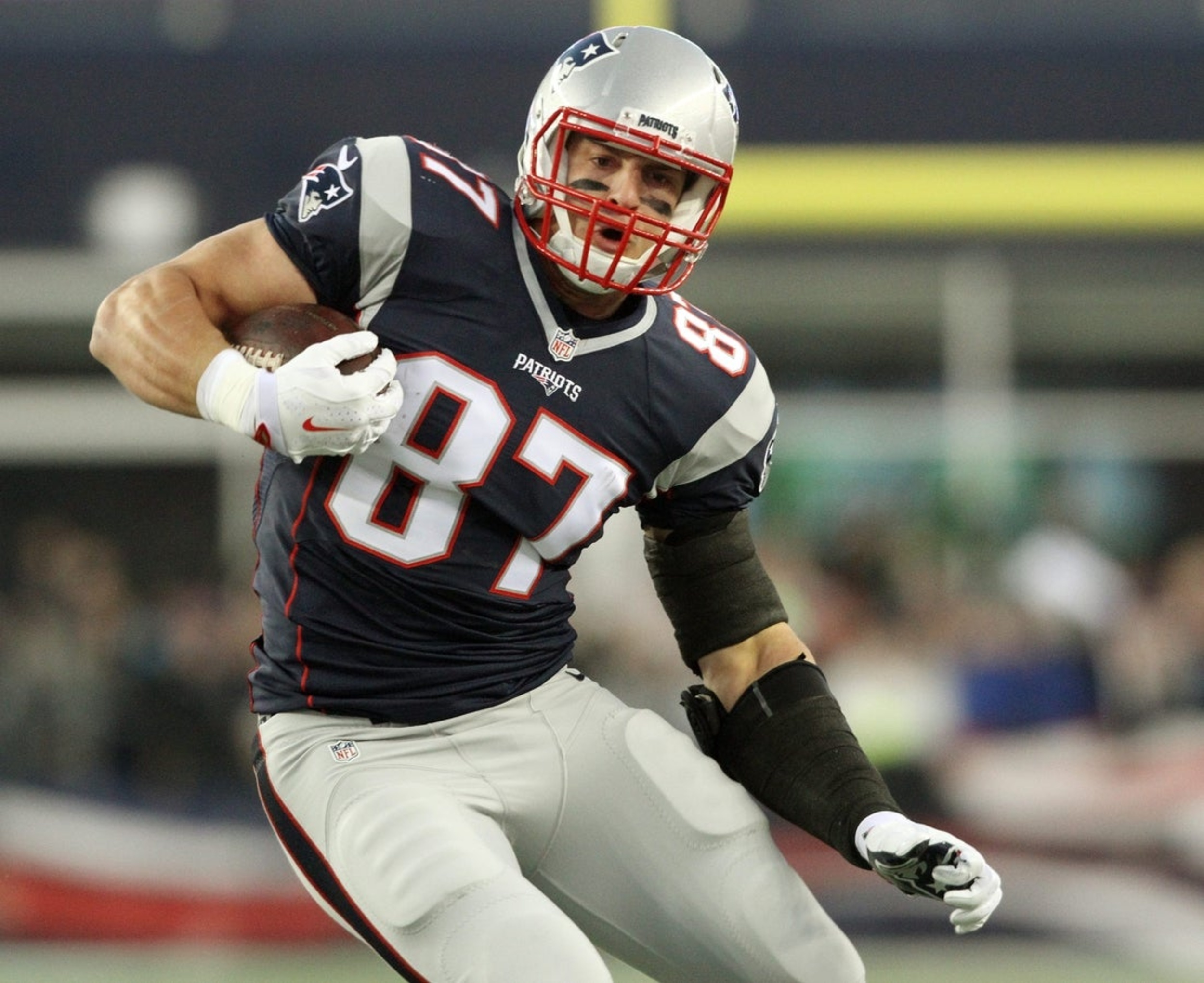 Fans vote TE Rob Gronkowski into Patriots' Hall of Fame