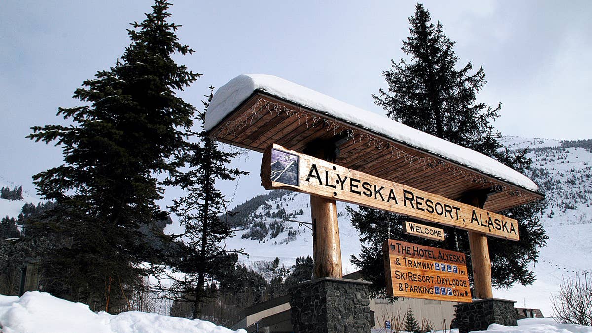 Skier hospitalized after crash at Alaskan pond skim event