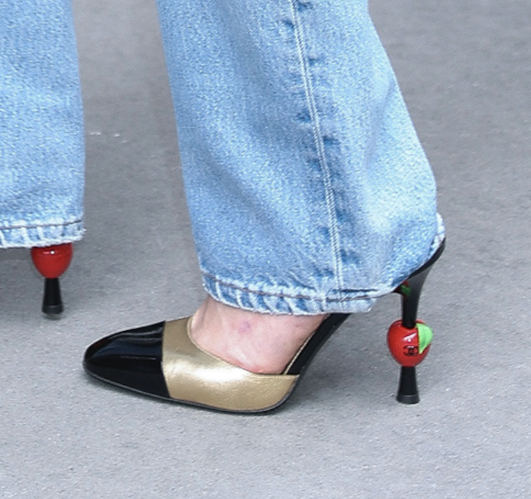 Sarah Pidgeon's heels trade the strawberry color trend for actual fruit