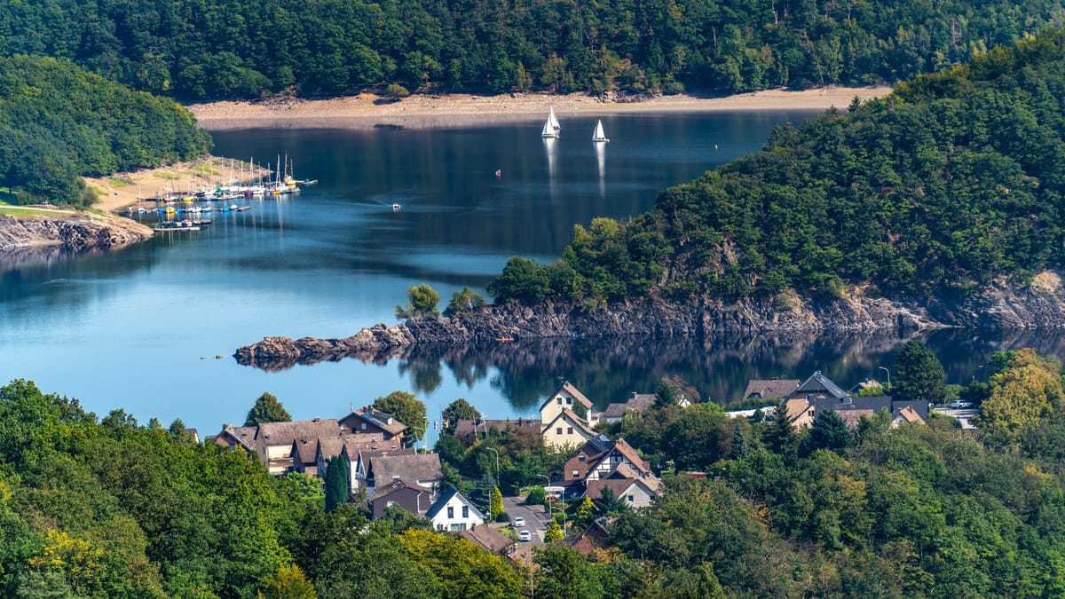 Fjord-Feeling in NRW: Warum der Rursee gerade jetzt lohnt