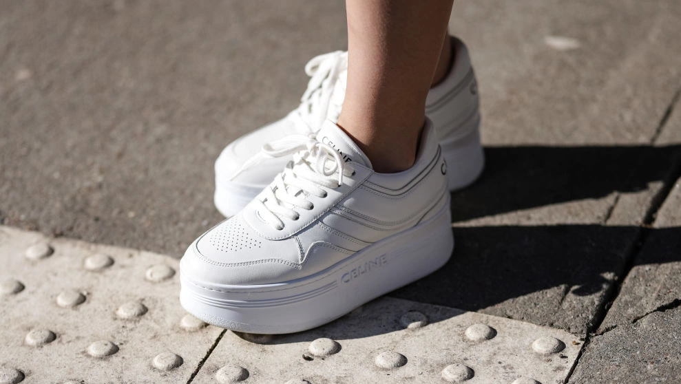 New Yorkers trade boots for bold spring sneaker trends