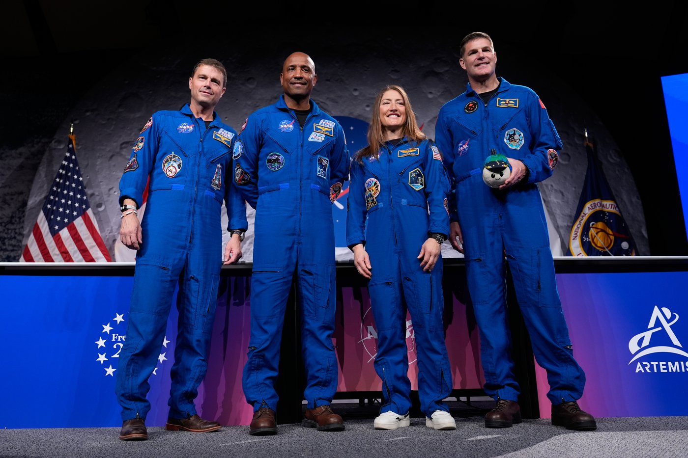 Canadian astronaut Jeremy Hansen and Artemis II crew meet with Trump