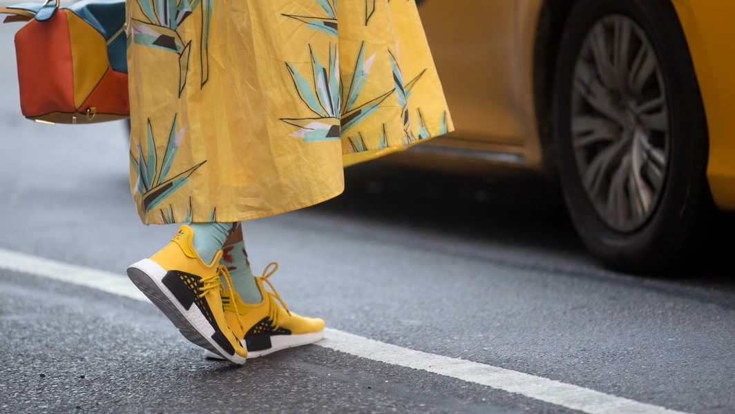 New Yorkers trade boots for bold spring sneaker trends