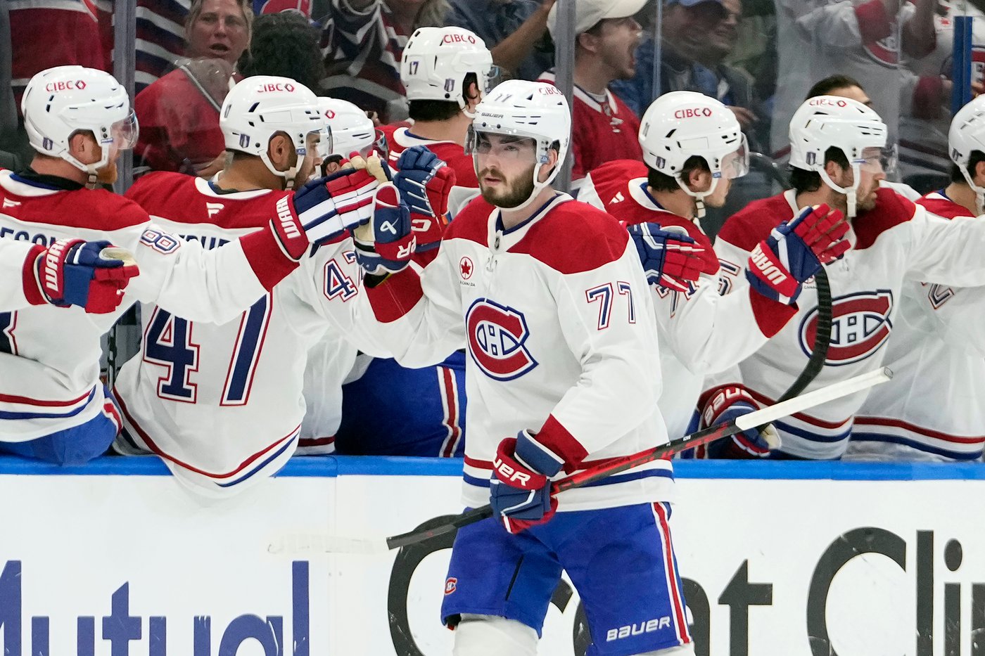 Texier breaks 3rd-period tie, Canadiens beat Lightning 3-2 in Game 5 to ...