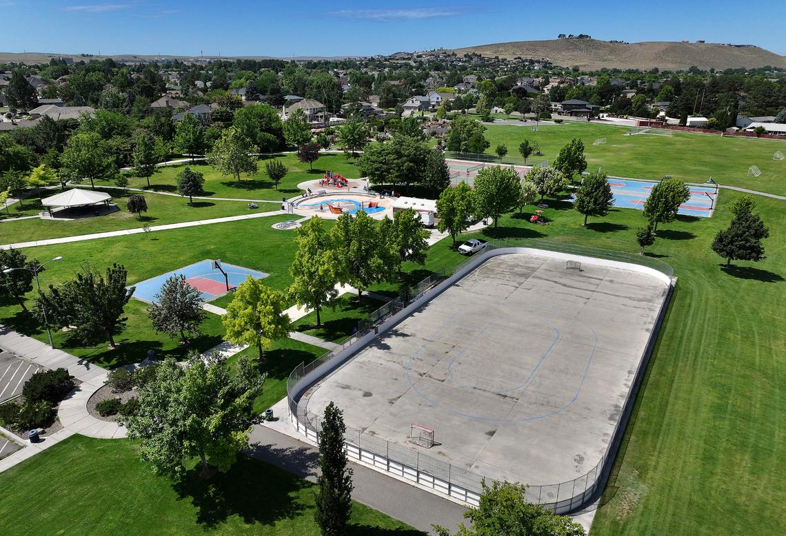 Hockey fans upset with Kennewick plan to change area's only outdoor rink