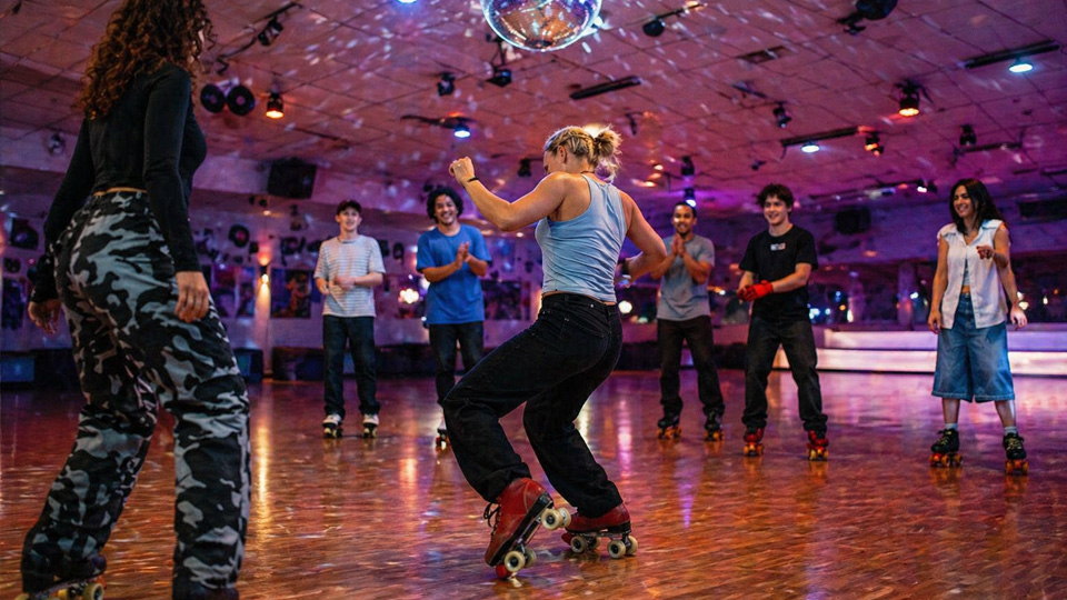 Disco skating turns into pure rhythm motion