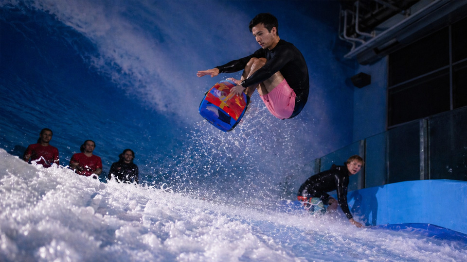 Why does this indoor wave look so real?