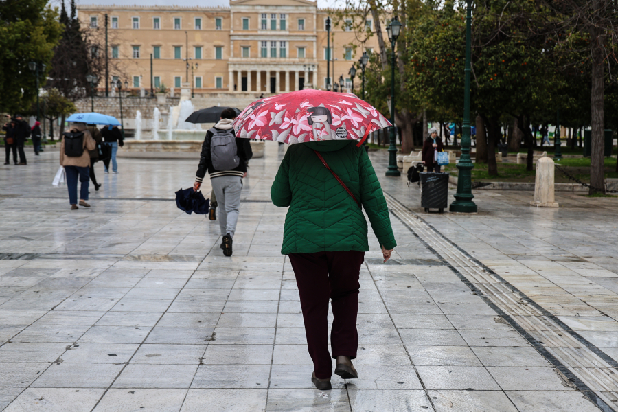 Καιρός: Πού θα χρειαστείτε ομπρέλα σήμερα Πέμπτη