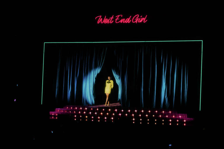 Lily Allen turns heartbreak into theater during 'West End Girl' San ...