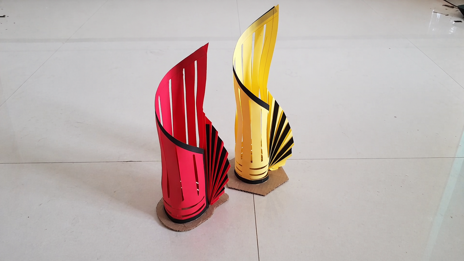 Can you believe this vase is only paper