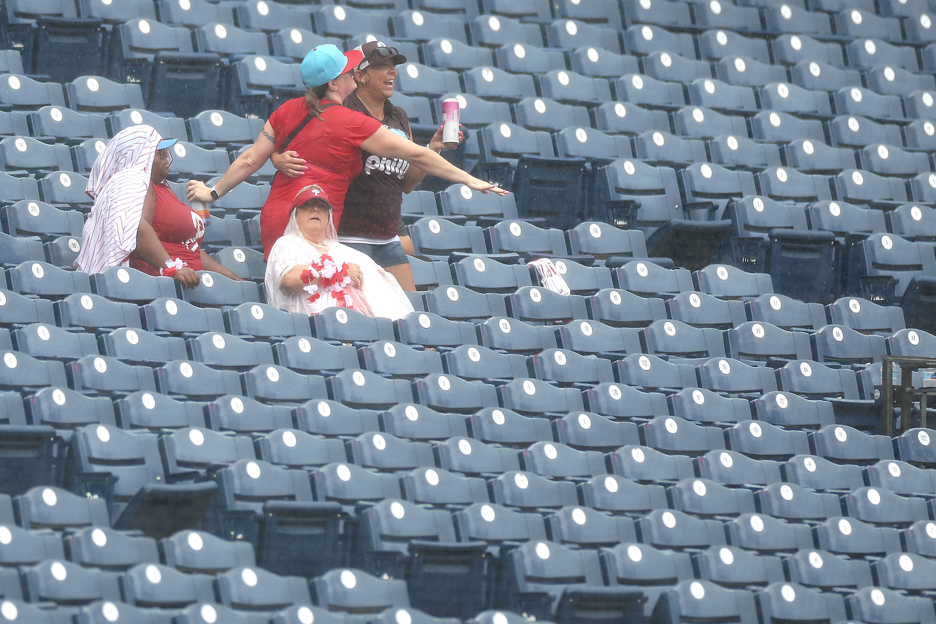 Phillies-Giants game rained out, will be made up as doubleheader Thursday