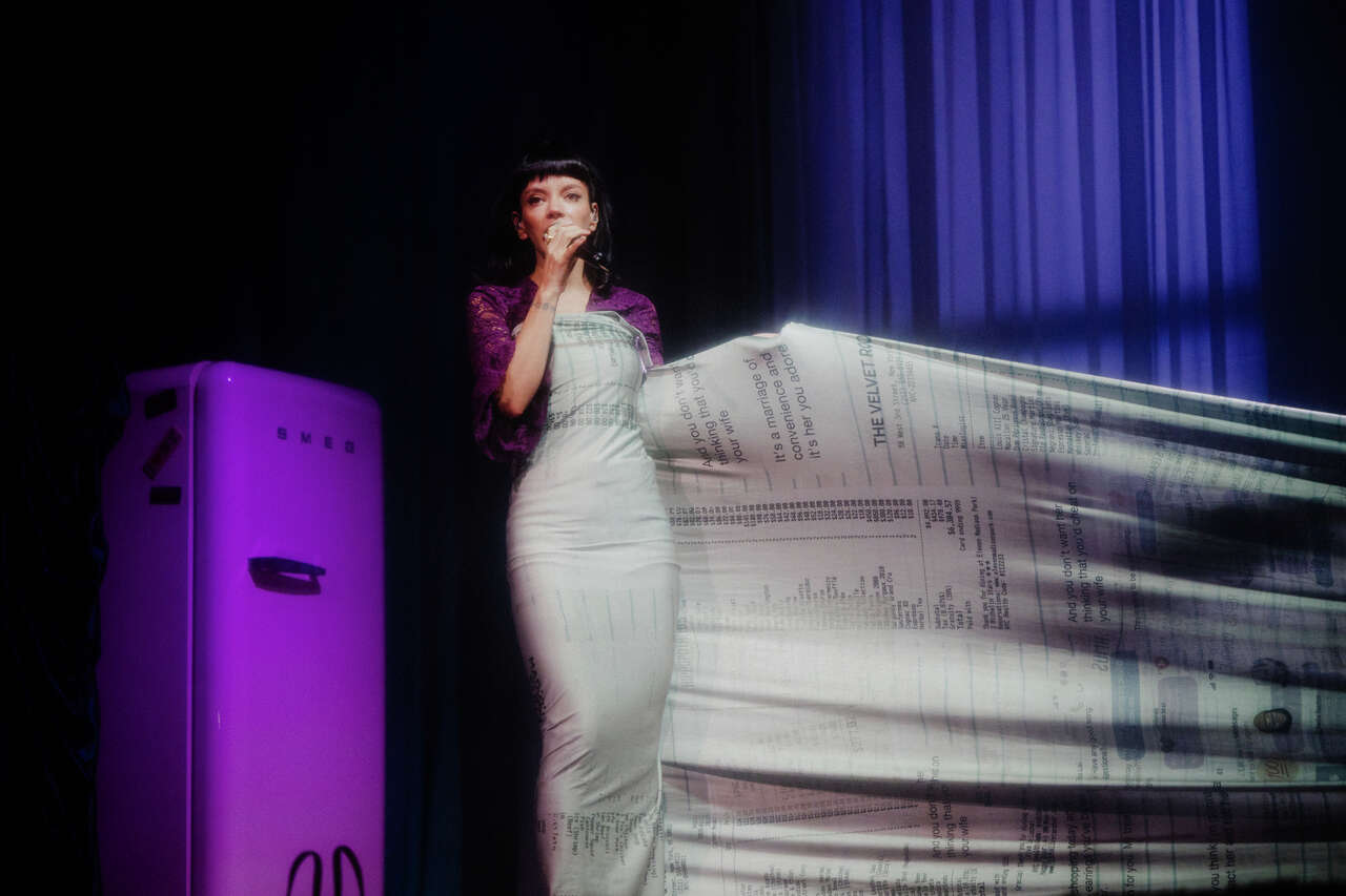Lily Allen turns heartbreak into theater during 'West End Girl' San ...