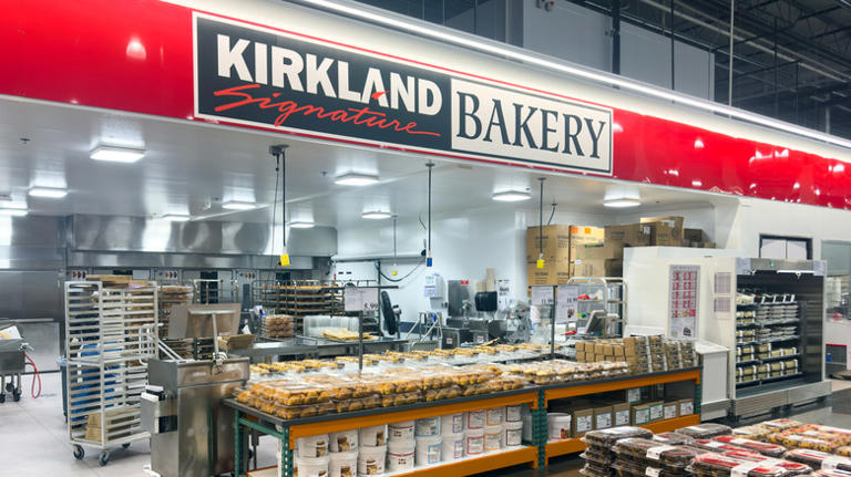 7 facts only insiders know about Costco's bakery