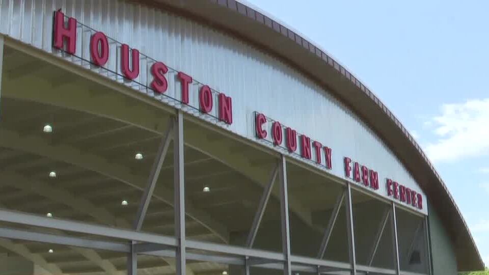 Big crowd gathers for Houston County Farm Center opening