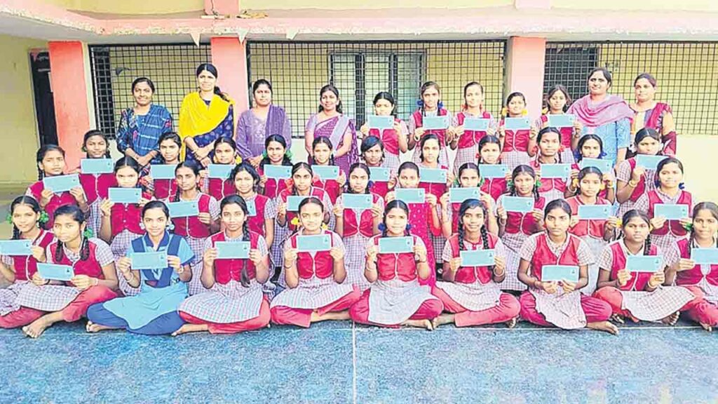 పదో తరగతి ఫలితాల్లో శతశాతం ఉత్తీర్ణత