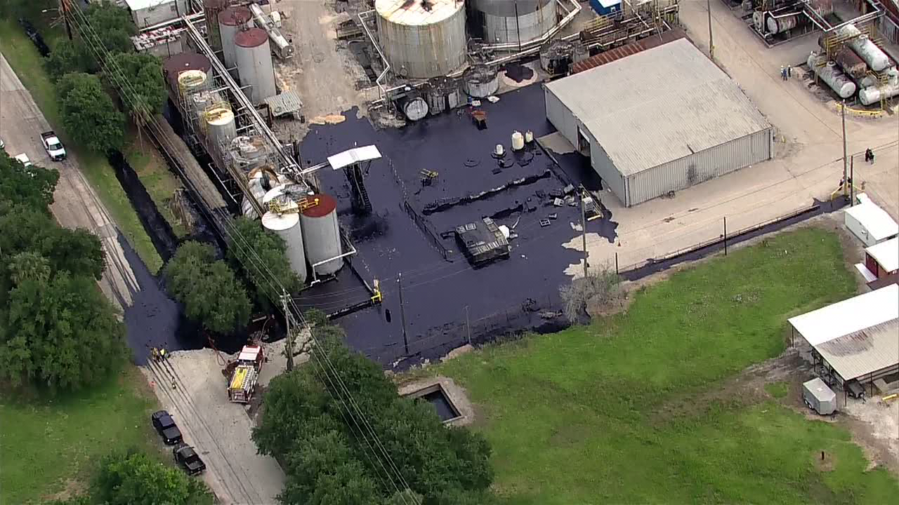 Worker killed following asphalt storage tank rupture in South Houston